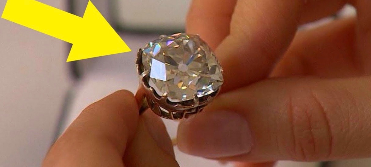 Woman Wears $13 Ring for 30 Years, Discovers Million-Dollar Gem ...