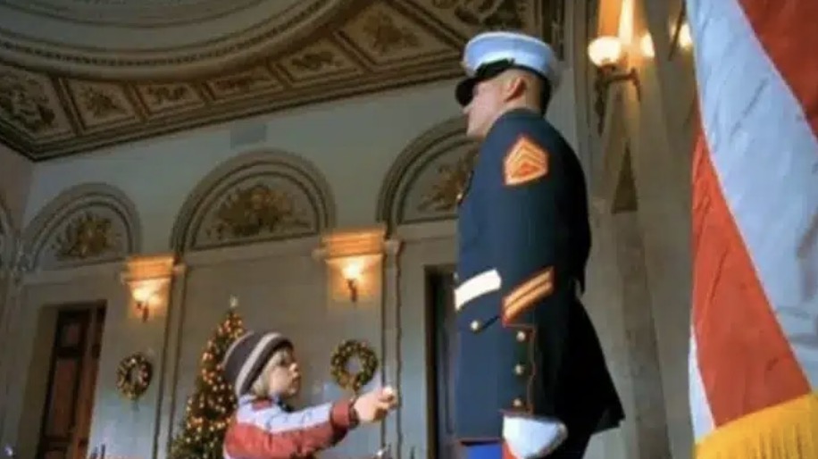 Marine Guard Ignores Little Boy, Then People Notice What He Does With ...