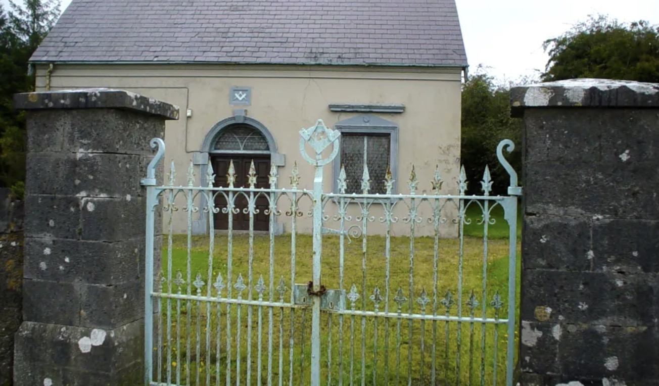 My Mom Advised Against Visiting for 3 Months Citing 'Renovations ...