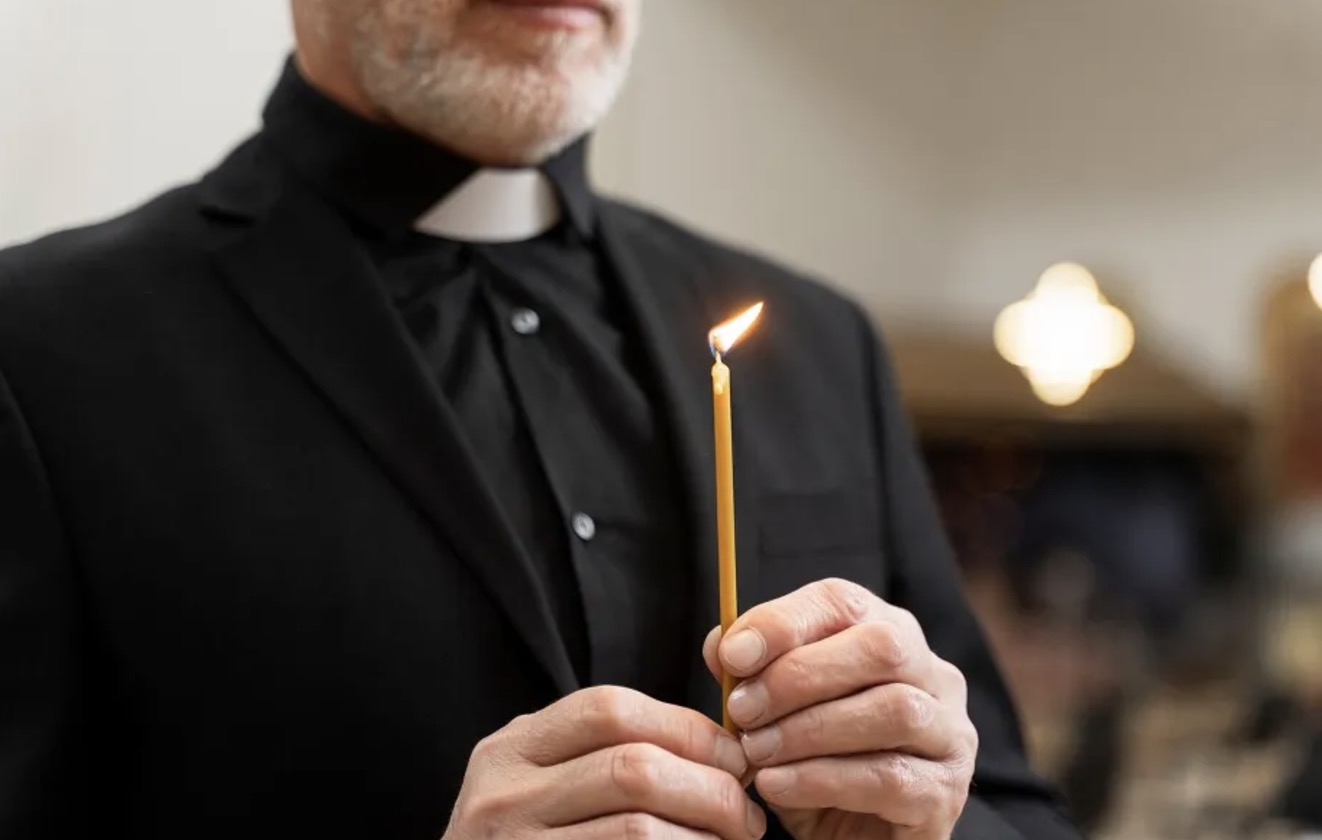 While Officiating the Funeral of a Wealthy Woman, the Priest Leaned ...